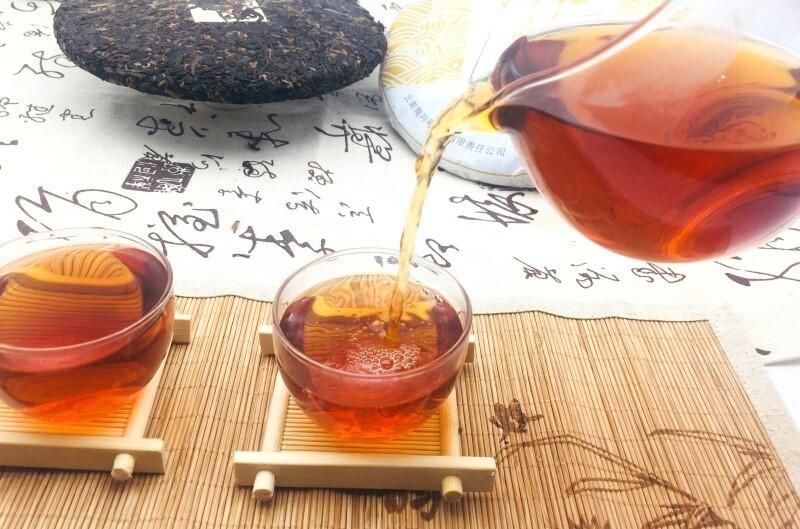 Yunnan Menghai Ancient Tree Cooked Pu-er Tea - 357g